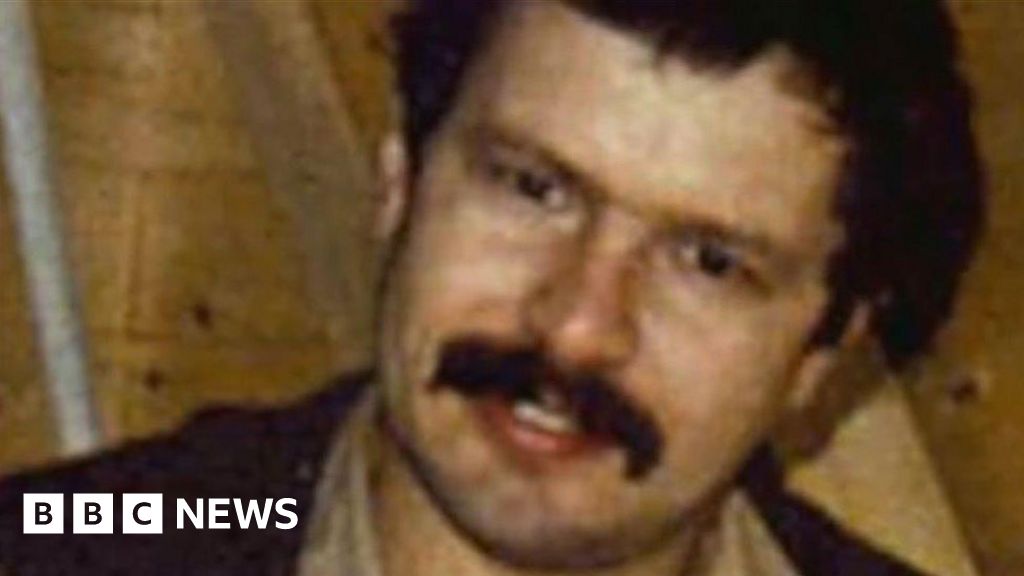 Podcast tells unsolved Daniel Morgan axe murder story - BBC News