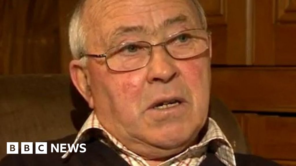 John Kennaugh: Funeral held for popular IoM broadcaster - BBC News