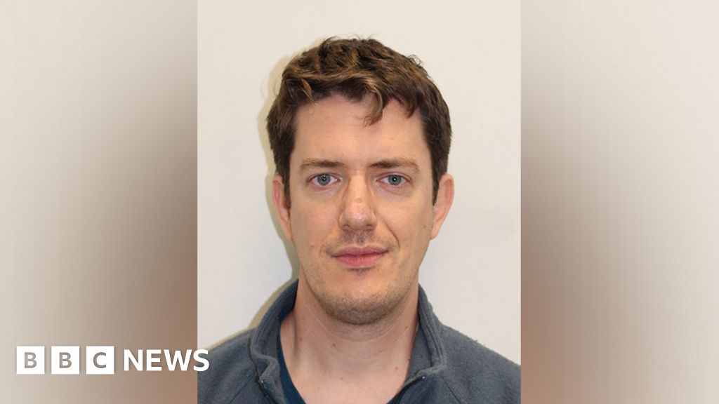 East Dulwich: Primary school teacher jailed for child abuse - BBC News