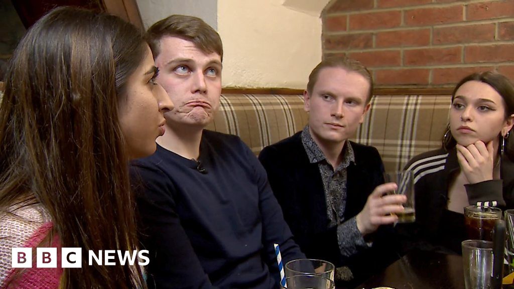 The Facebook group taking political disagreement to the pub