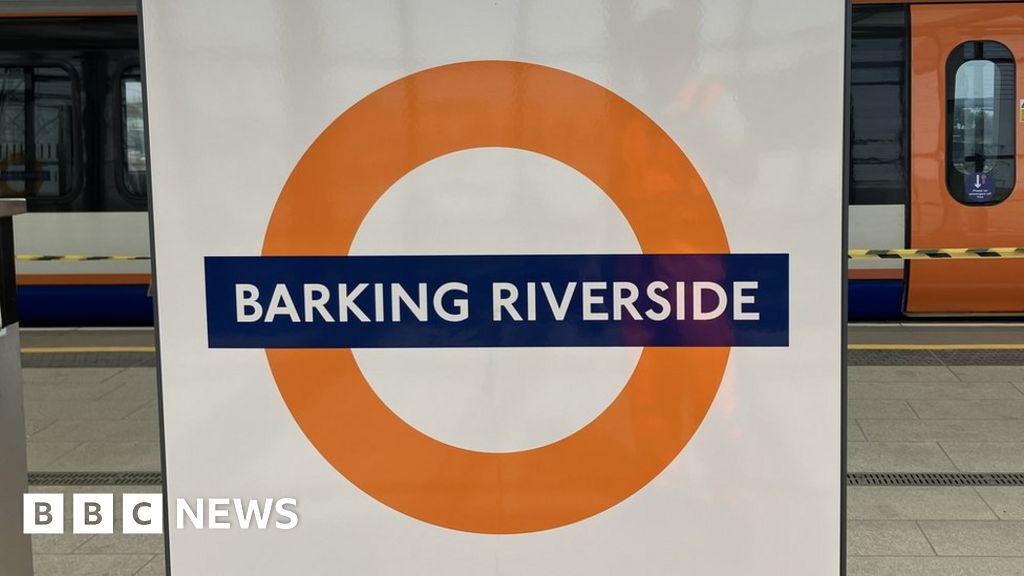 London Overground lines to be given unique names - BBC News