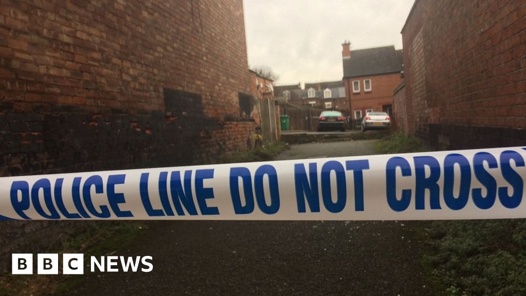 Sneinton stabbings: 'Friends' murdered 24 hours apart - BBC News