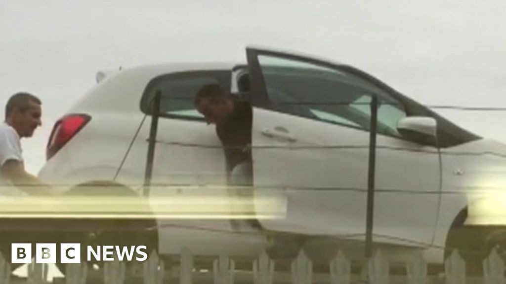 Probe into car transporter 'people smuggling' footage - BBC News