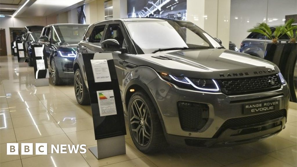 Brexit: Car investment halves as industry hits 'red alert' - BBC News