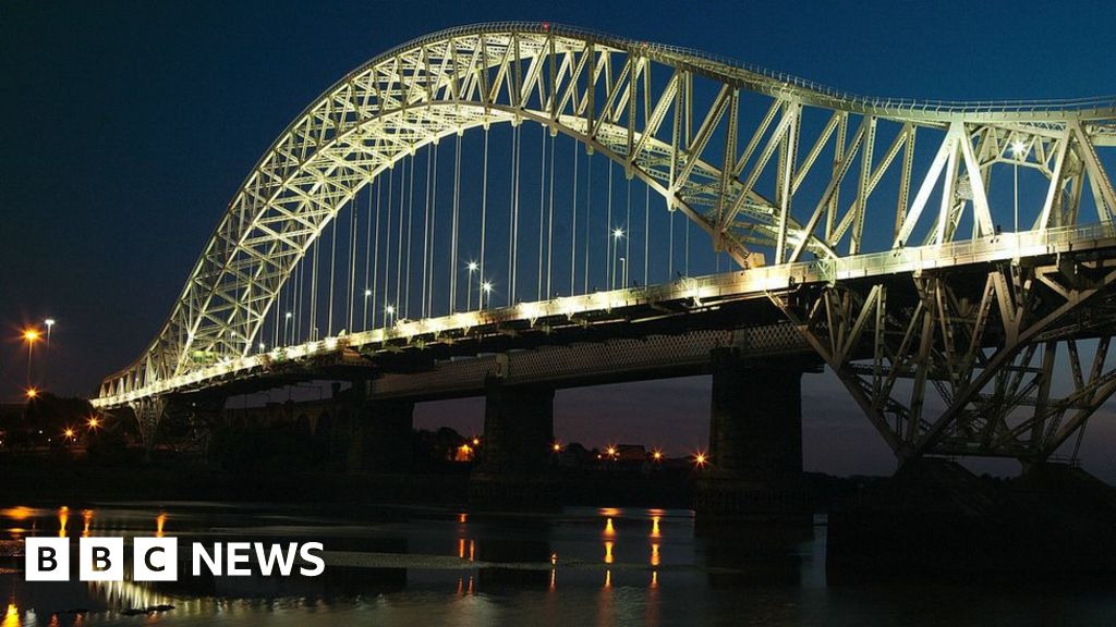 Runcorn Bridge redevelopment delayed until 2020