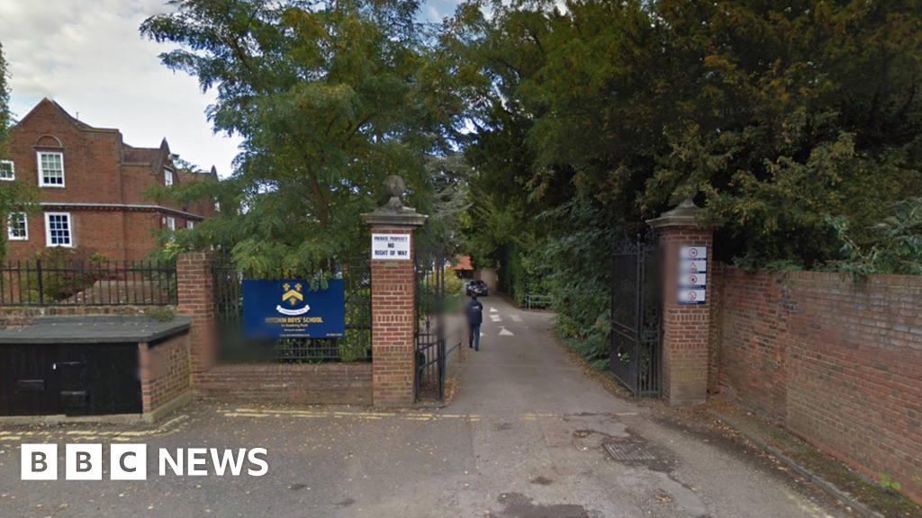 Coronavirus: Hitchin Boys' School closes due to positive test - BBC News