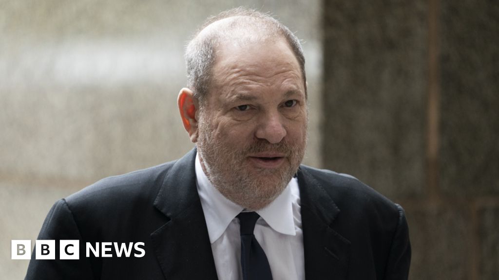 Women confront Harvey Weinstein at New York event