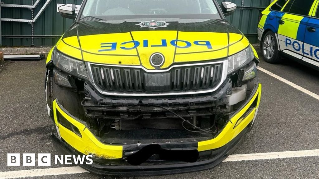 South Armagh: Police patrol vehicle rammed - BBC News