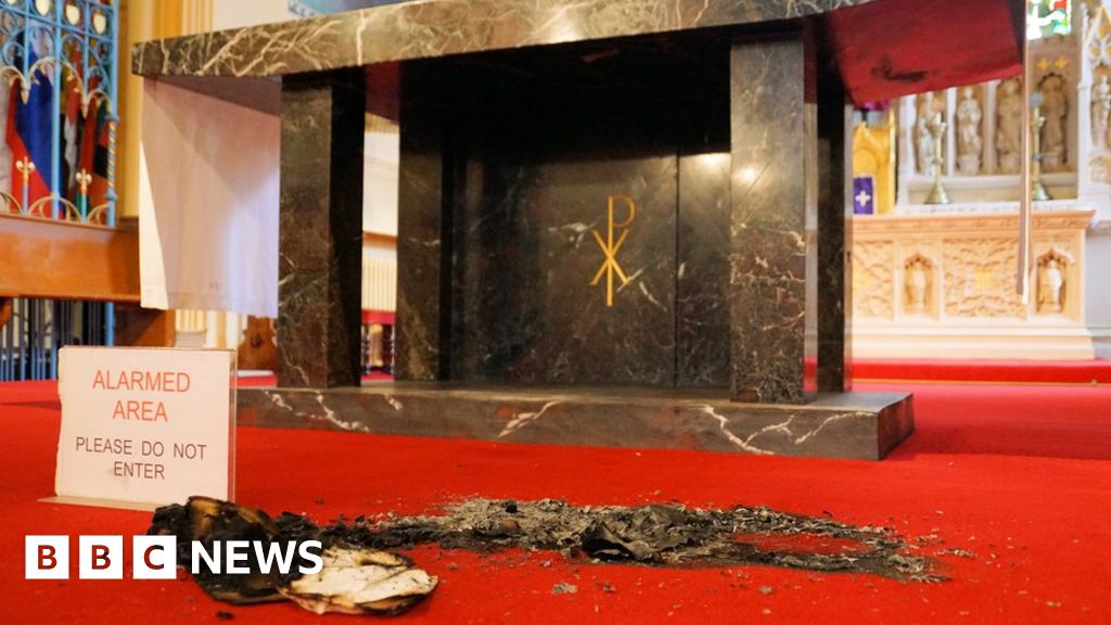 Great Yarmouth church 'desecrated in satanist' attack - BBC News