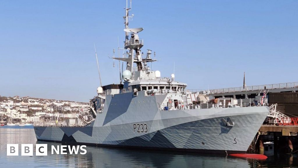 Dazzle paint job for Royal Navy warship HMS Tamar