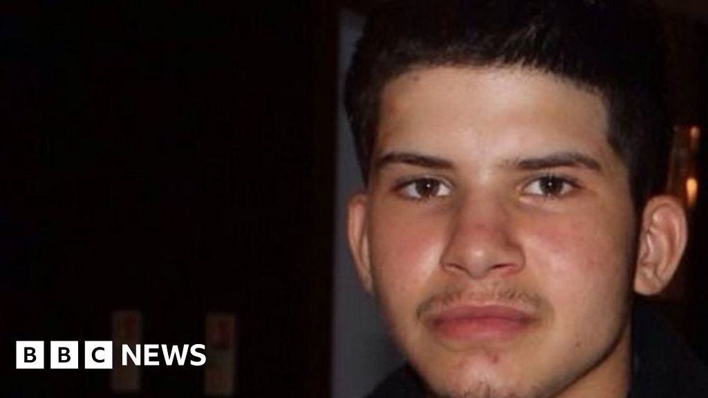 Abdul Hafidah: Moss Side stabbing victim was 'loyal and caring' - BBC News