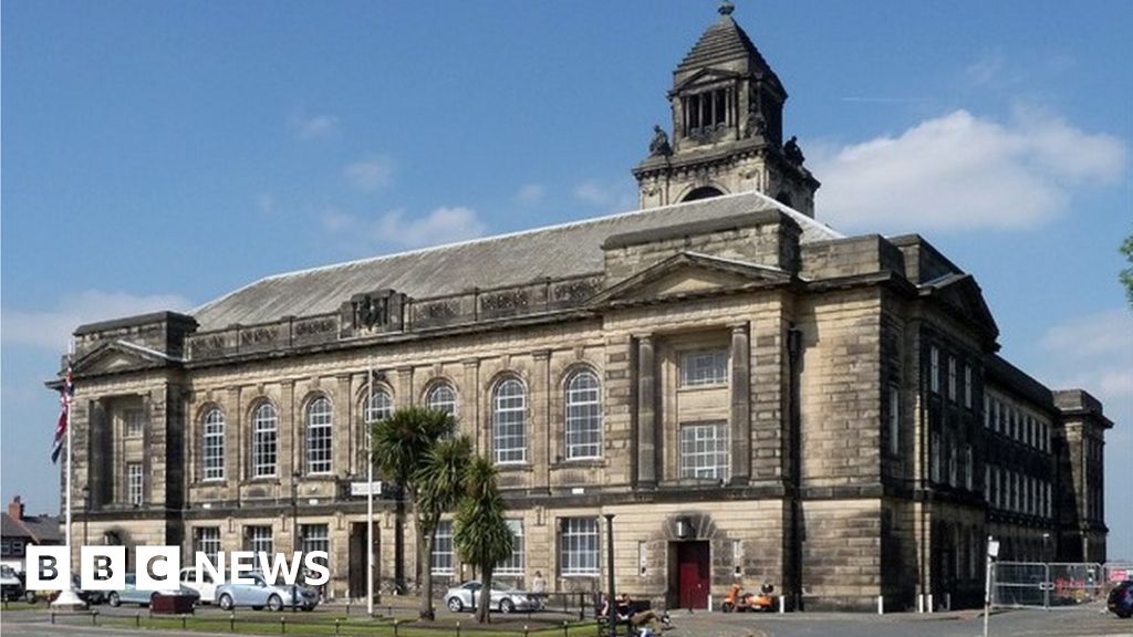Wirral Council criticised for avoiding 'difficult' financial decisions