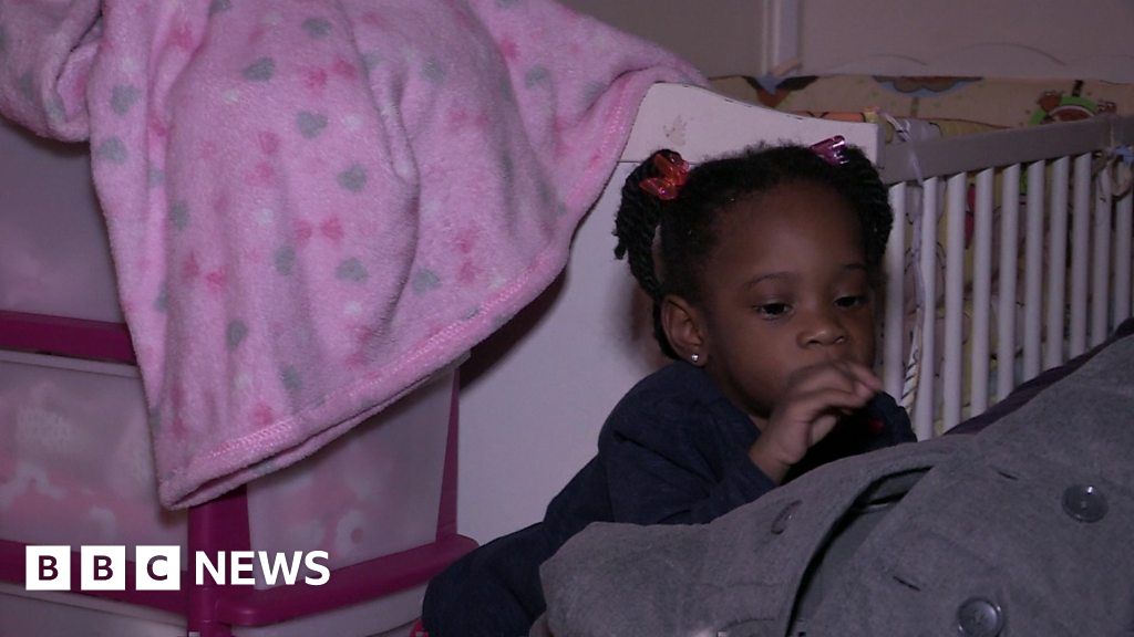 Raising children 'in a box room' - BBC News