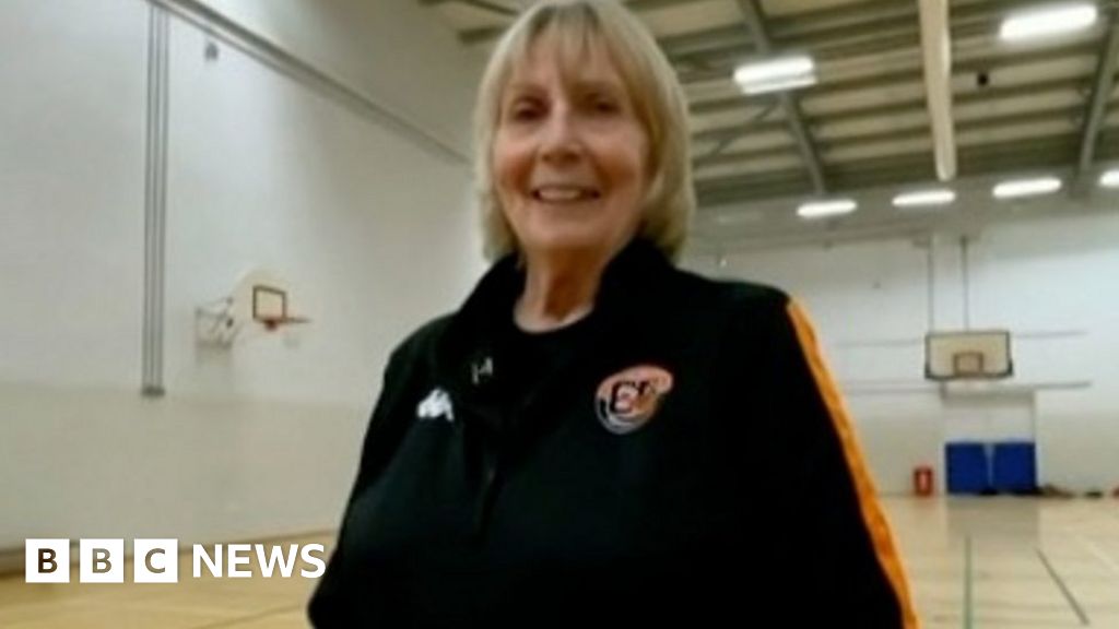 Sheffield Hatters: Women's basketball 'legend' wins unsung hero award ...