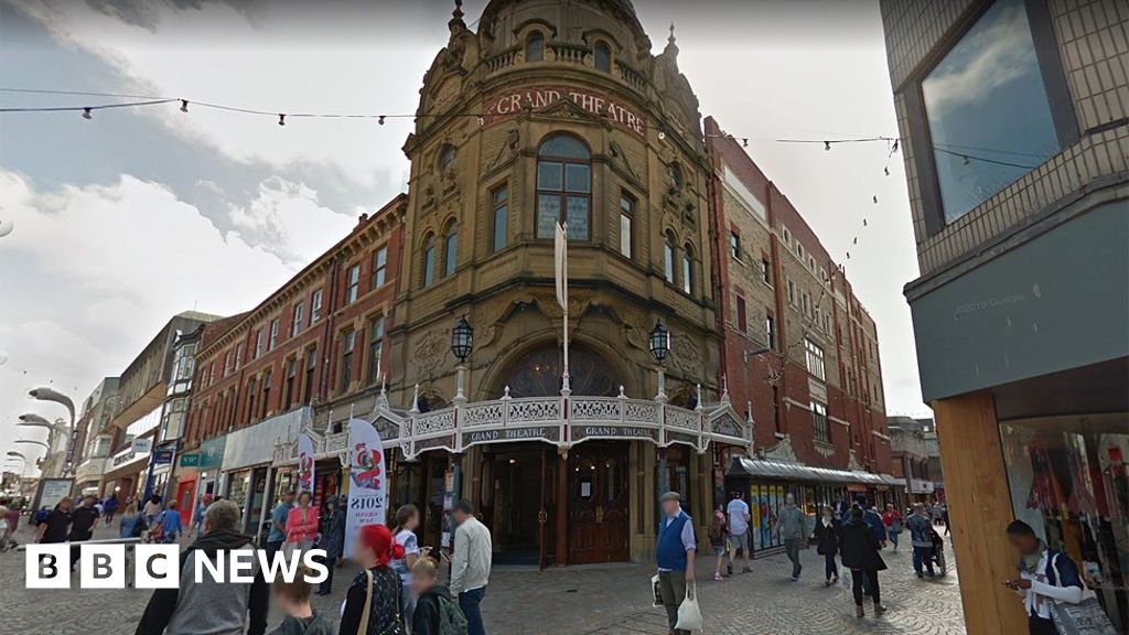Covid impact on Blackpool's arts scene to be assessed - BBC News
