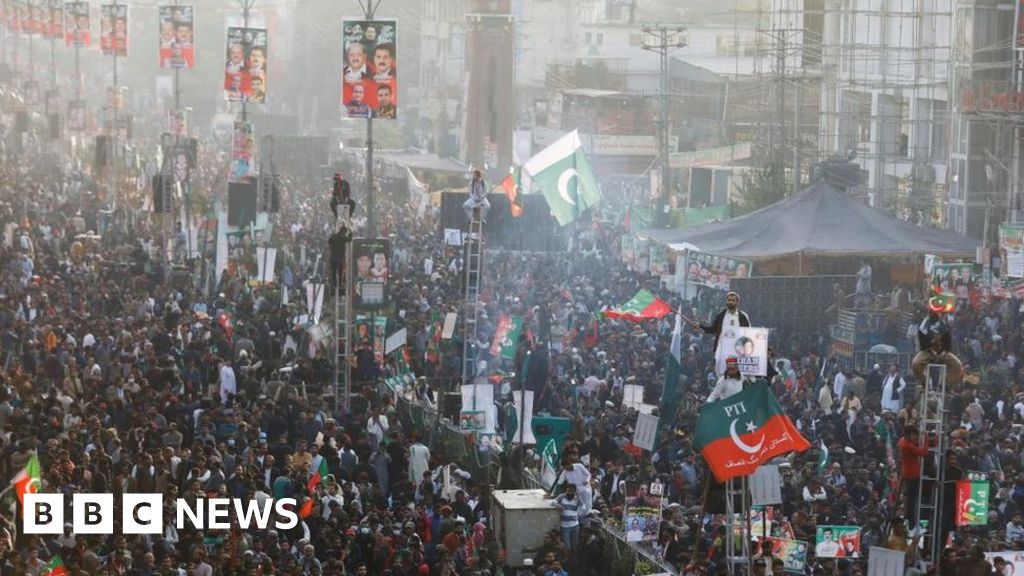 Imran Khan: Former Pakistani PM attends first rally since shooting