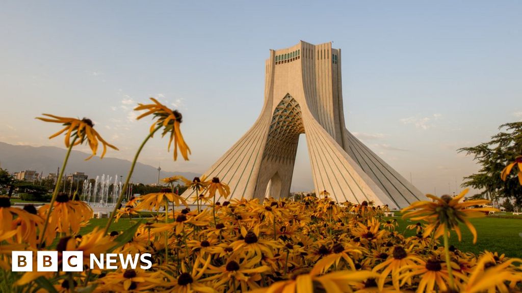 In pictures: Iran's sites of cultural importance - BBC News