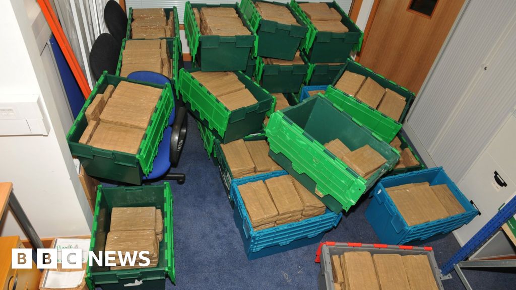 Man guilty of £1.5m cannabis-smuggling operation - BBC News