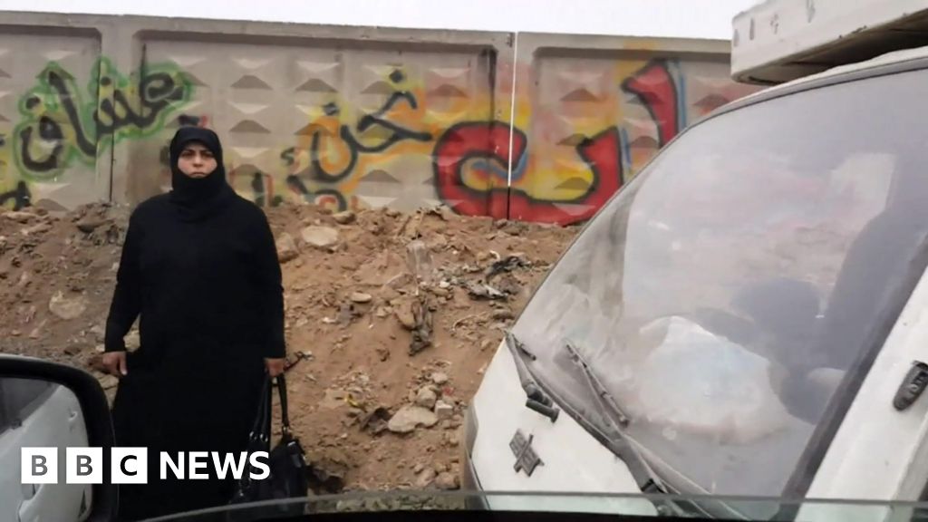 Aleppo battle: 'I could be killed any minute' - BBC News