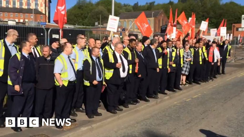 Greater Manchester bus drivers staging one-day strike - BBC News