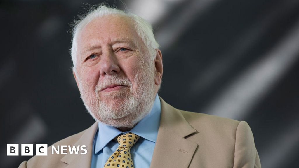 Brexit: Lord Hattersley says people should get vote on PM's deal