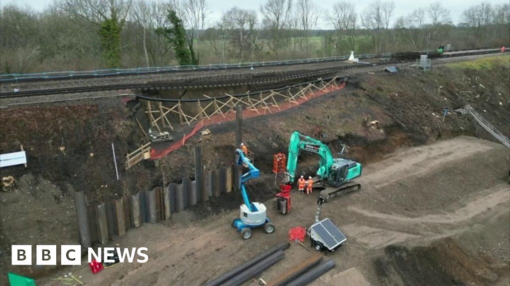 Hook landslip: Repair teams work around the clock - BBC News