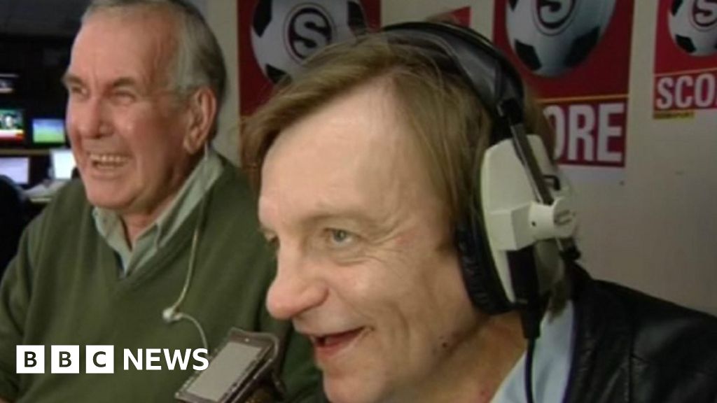 The Fall's front-man on Final Score in 2005 - BBC News