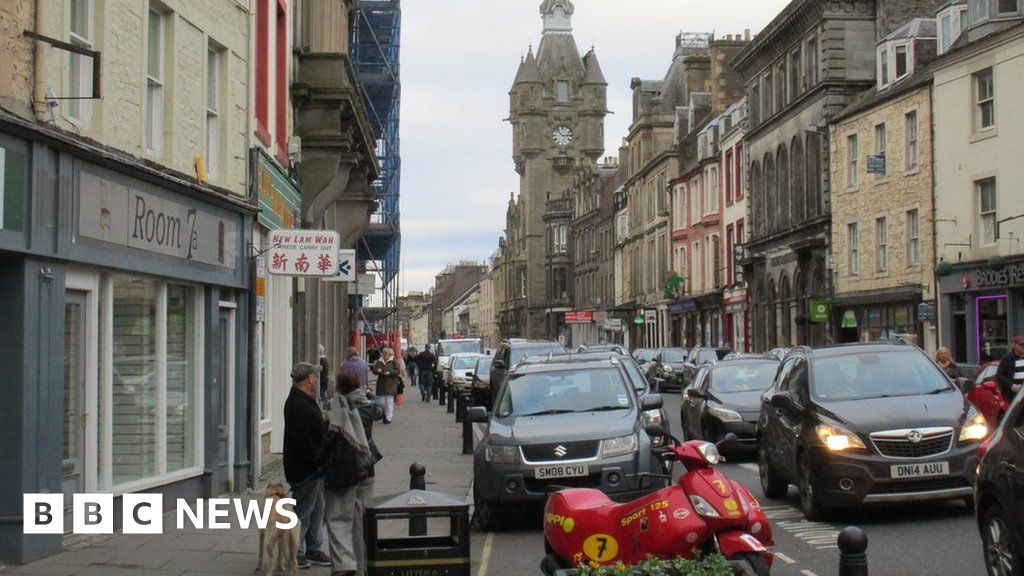 Hawick town centre pedestrianisation suggested - BBC News