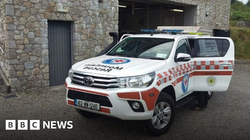 New £80k vehicle donated to Irish mountain rescue charity - BBC News