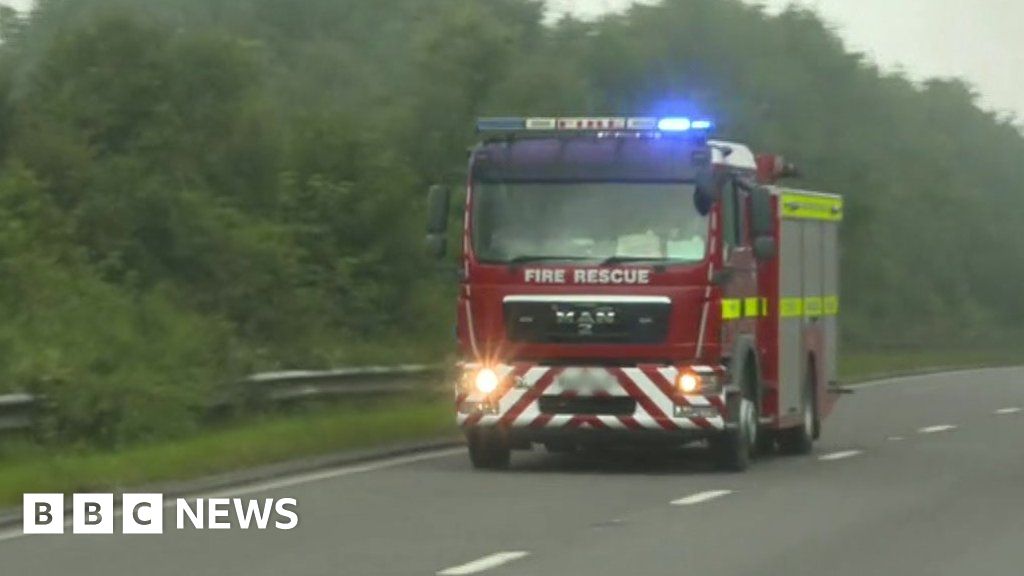 Consultation on future focus of Cornwall's fire service - BBC News