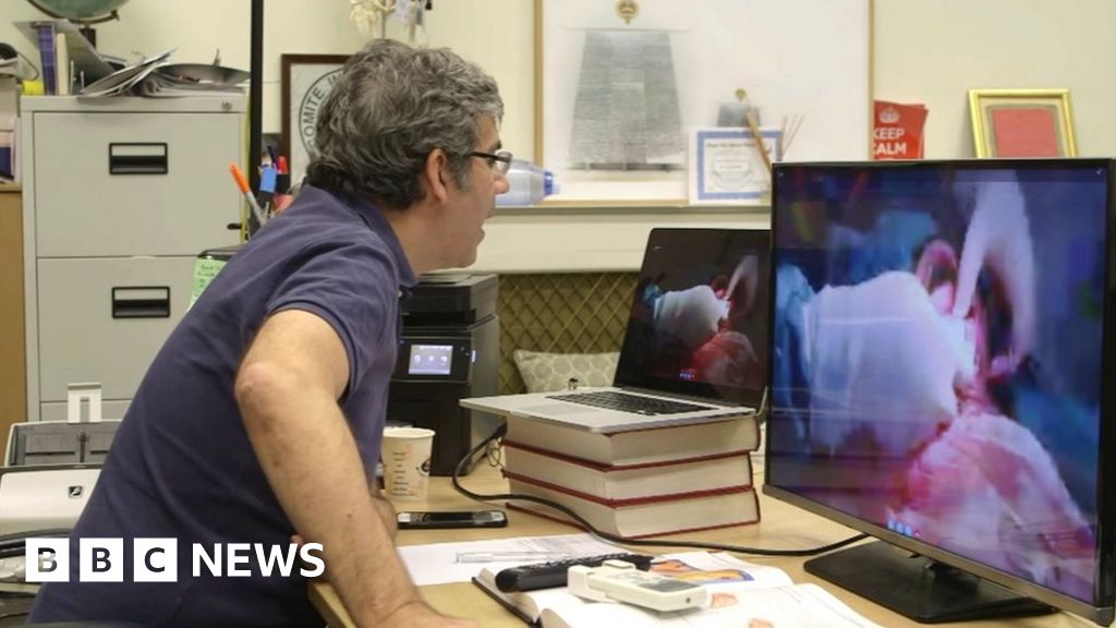 Surgeon David Nott: Hack led to Syria air strike