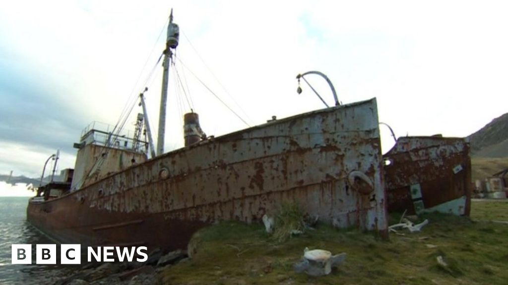 Historic Hull WW1 trawler may return to city - BBC News