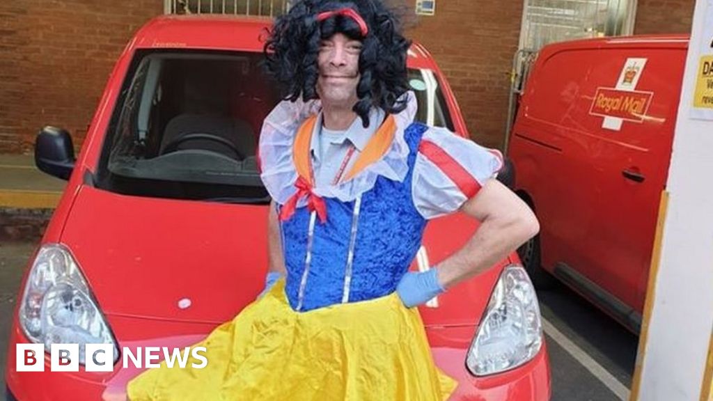 Postman 'brings joy' to Clevedon with unusual outfits