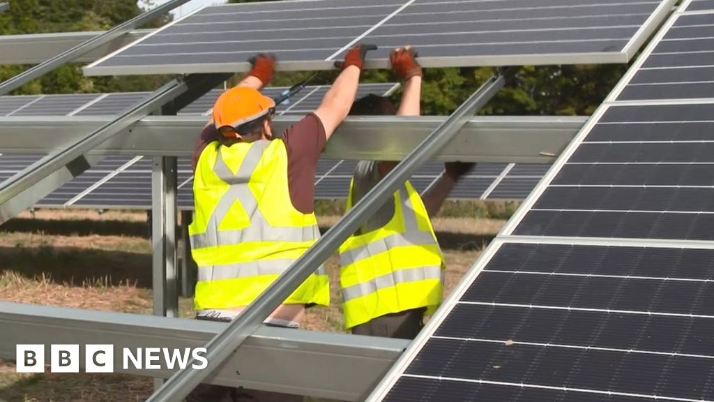 Castle Hill Hospital fully powered by solar panels during day - BBC News
