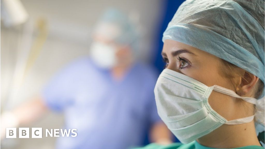 Coronavirus: Queen's medical students' health service placements halted