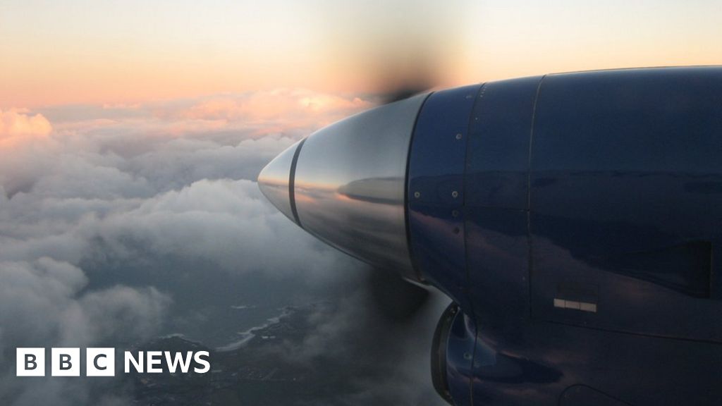 Fresh talks in Hial air traffic control dispute - BBC News