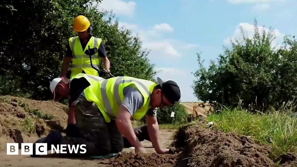 Waterloo battlefield therapy for British war veterans - BBC News