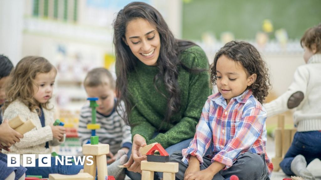Well trained nursery staff 'key to good care' - BBC News