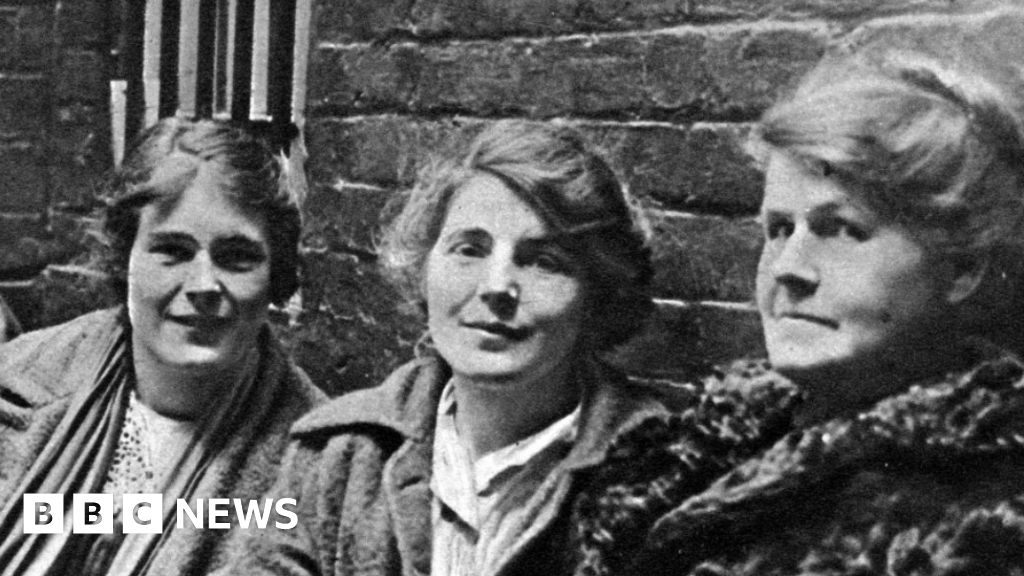 Alice Wheeldon: Bid to clear trio convicted of PM plot fails - BBC News