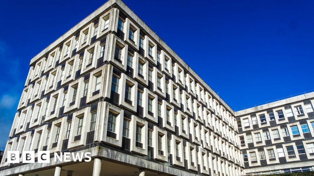 Teachers in Flintshire paid late after 'technical issue'