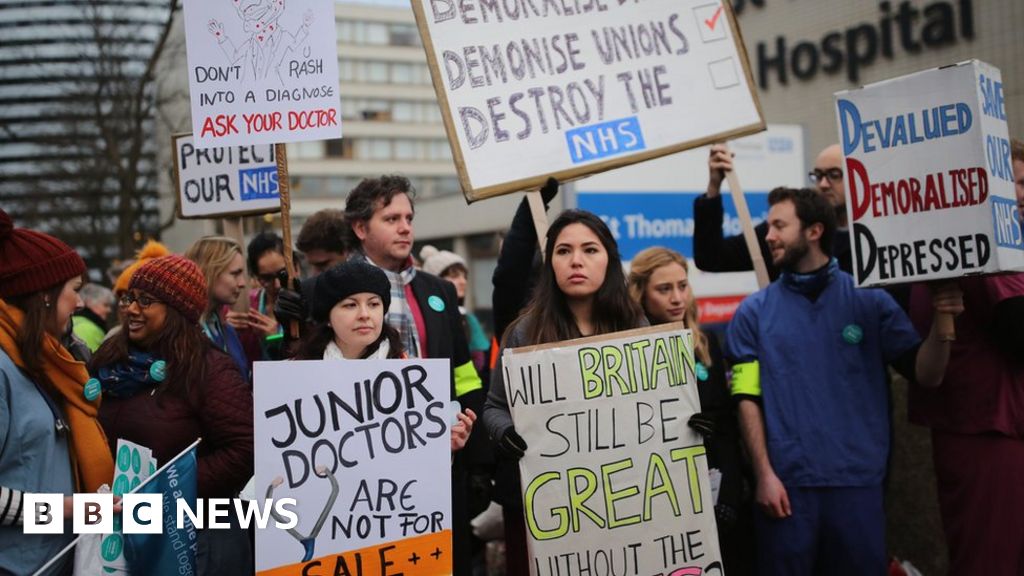 Junior doctors' dispute - where now? - BBC News