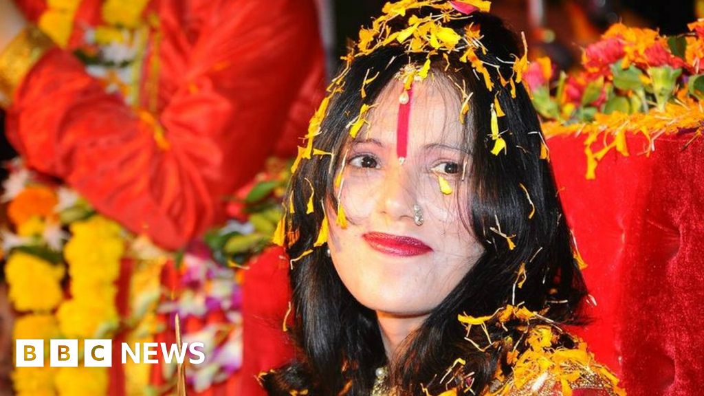 Radhe Maa: Why is India's 'godwoman' in the news? - BBC News