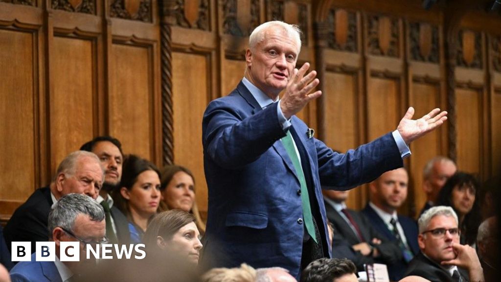 Schools minister to meet MPs over SEND funding in East Riding - BBC News