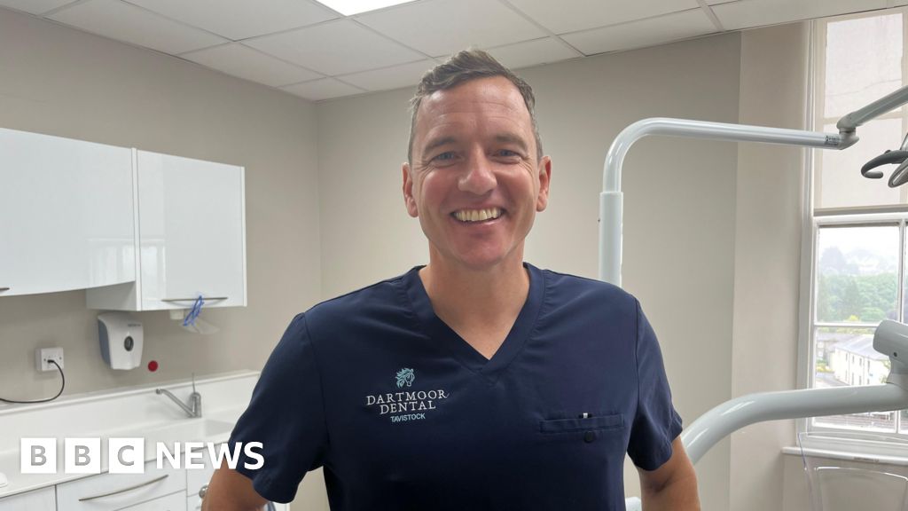 Devon dentist says all surgeries should do NHS work - BBC News