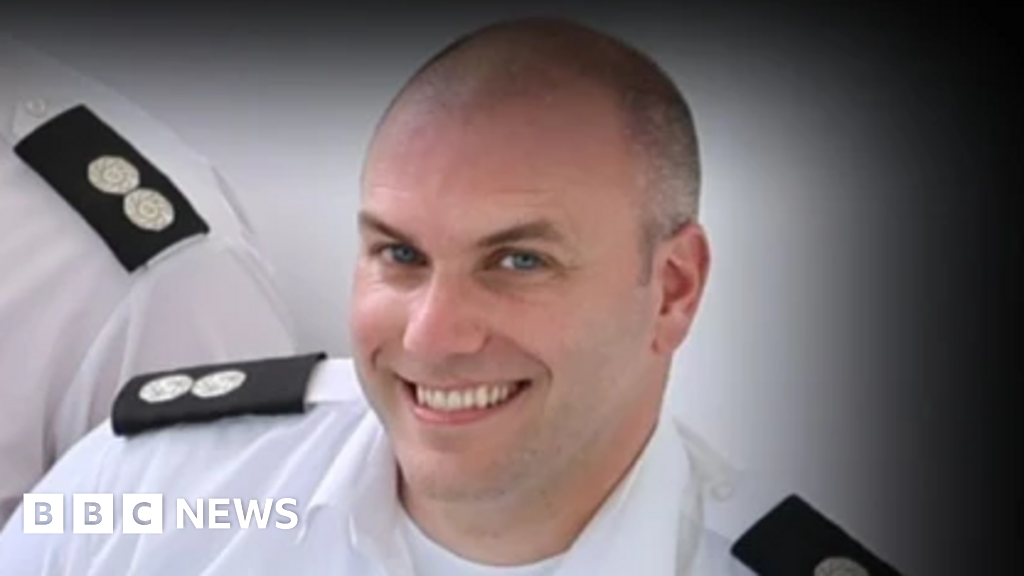 Walk in memory of firefighter in Leicestershire with 'big smile'