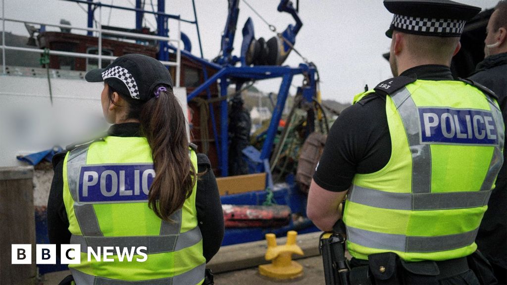 Watch as police target fishing boat over ‘modern slavery’ claim - BBC News