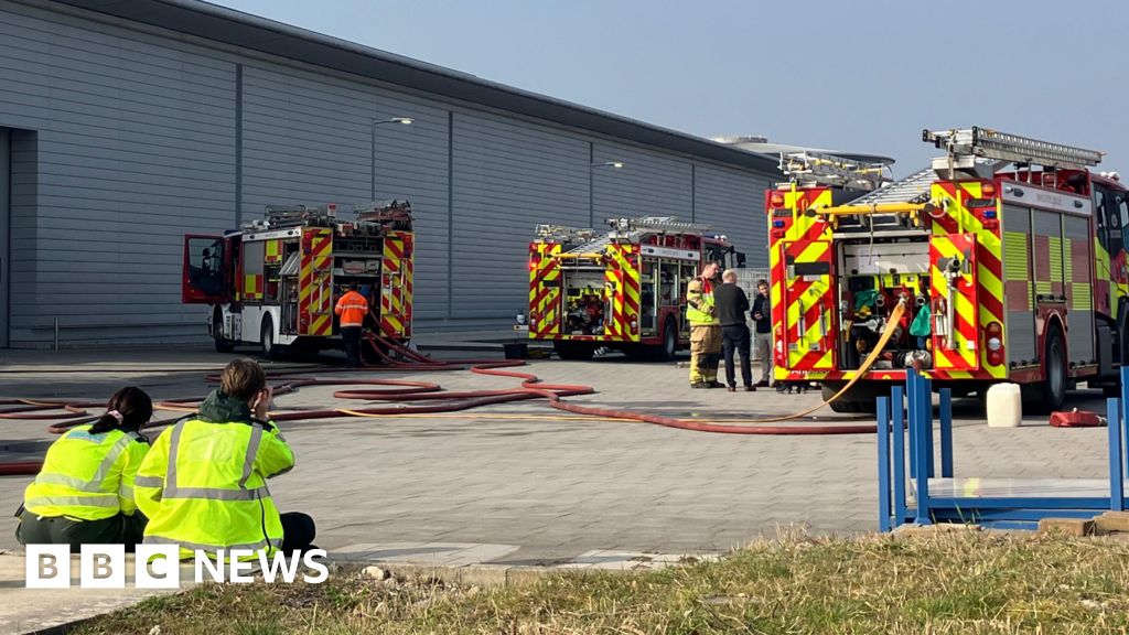 Firefighters tackle blaze at Tinsley research centre - BBC News
