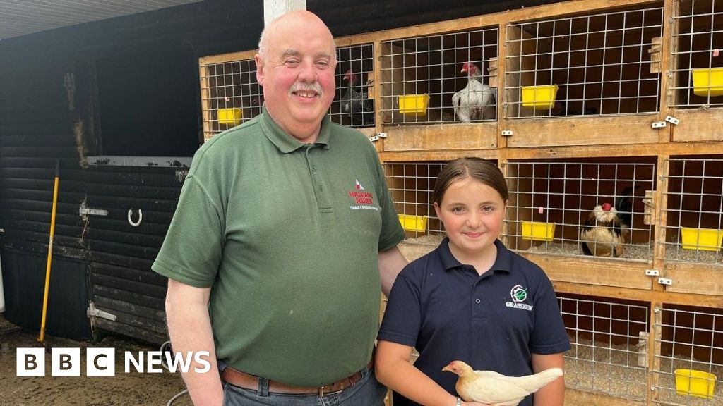 'Birds of a feather' - the young girl winning big in poultry - BBC News