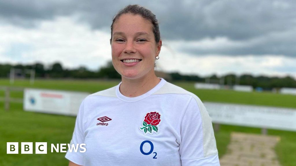 England rugby: Star player visits her Sussex grassroots club - BBC News