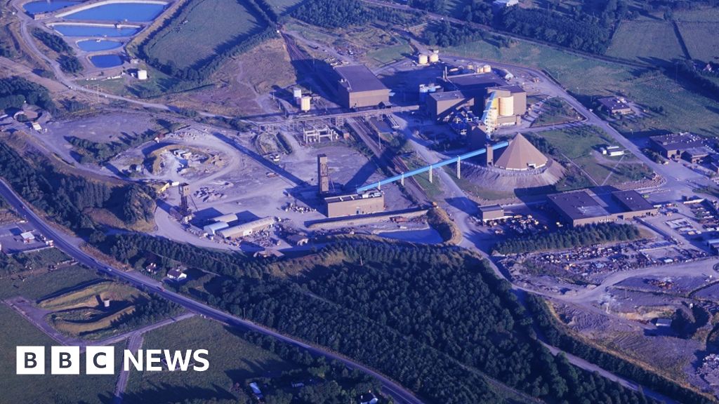 Tara Mines: Navan zinc mine temporarily lays off 650 staff - BBC News